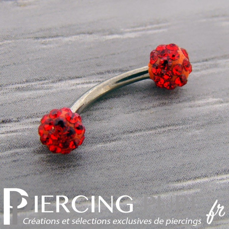 Piercing Arcade Titane Multi-Cristaux rouges